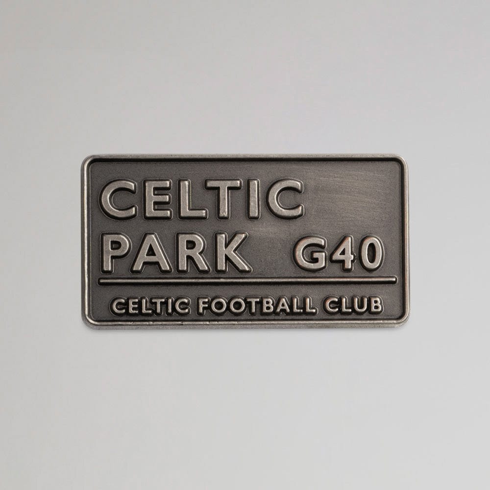 BADGES, KEYRINGS & MAGNETS – Official Celtic Store